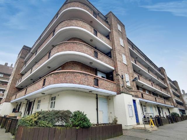 room for rent at Alverstone House, London, SE11 5TR, UK