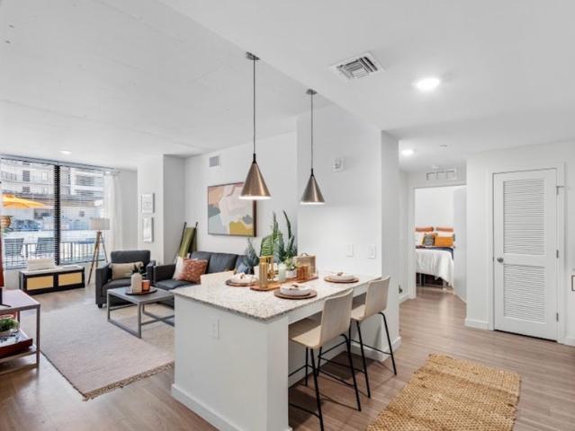 Room for Rent at Apella on Newport