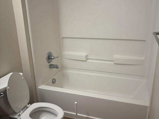Room For Rent at Campus Village Free Until Sept