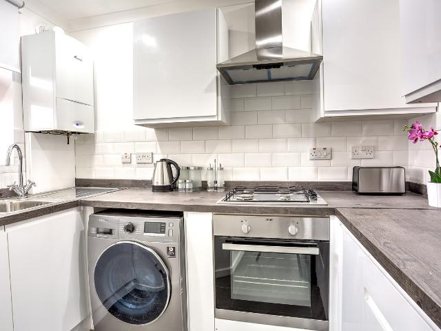 room for rent at Kennington Park Road, London, London, SE11 5TY, UK