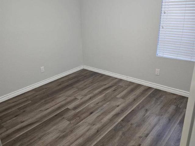 Room for rent available