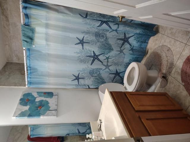 Room for rent available