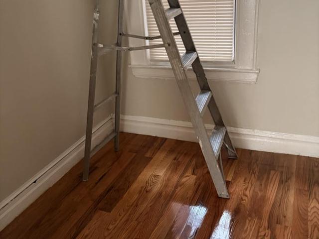 ROOM FOR RENT – AVAILABLE AUGUST