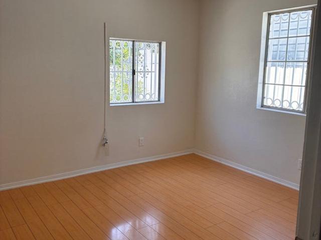 Room for rent/ all girl house