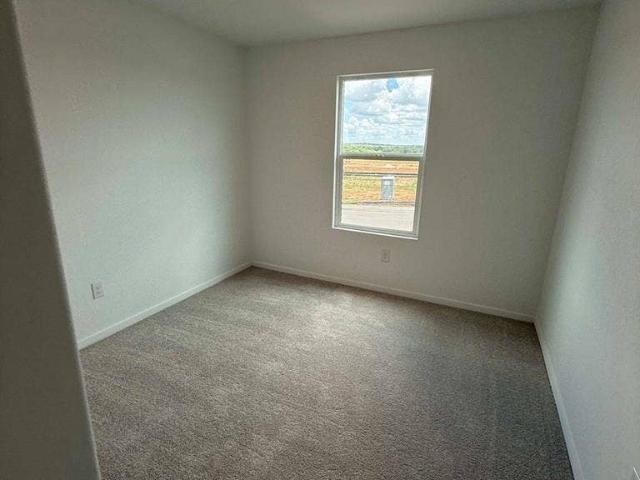 ROOM FOR RENT ASAP
