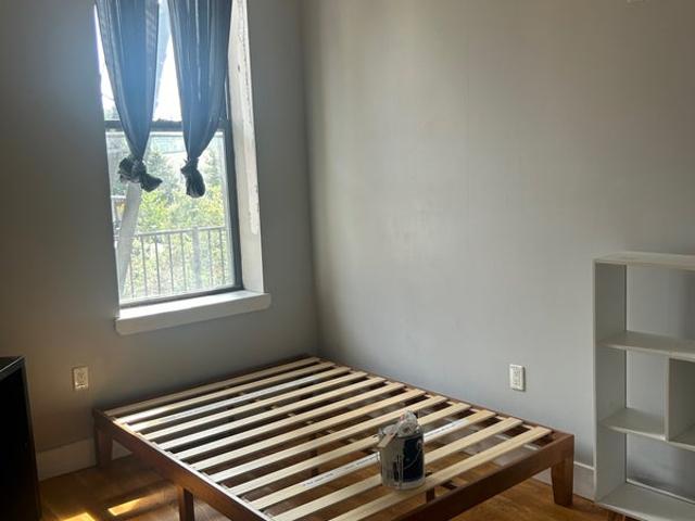 Room for Rent Beginning 10/1