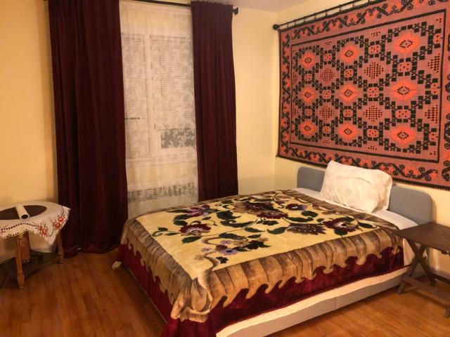 Room for Rent – Bright, Spacious, Great Location