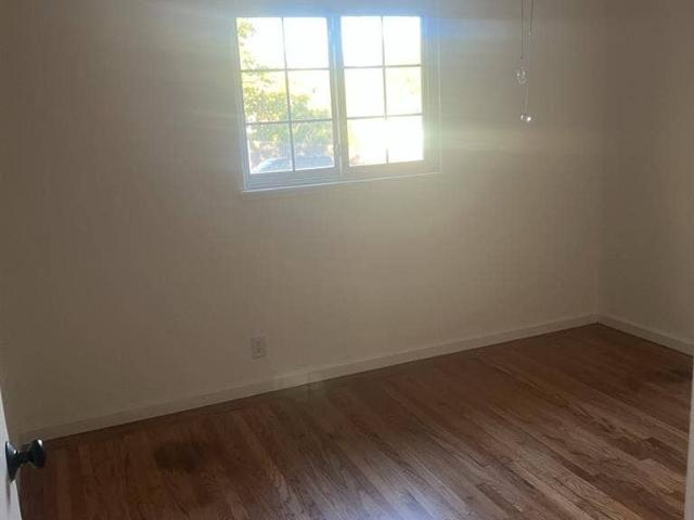 Room for rent/ Cuarto de renta