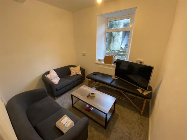 Room For Rent Cardiff Road, Pontypridd