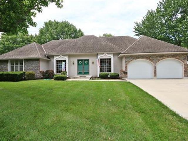 Room For Rent Close to Hwy and JoCo Schools