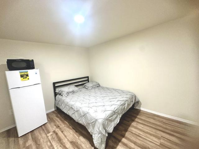 Room for rent close to sawgrass malls!