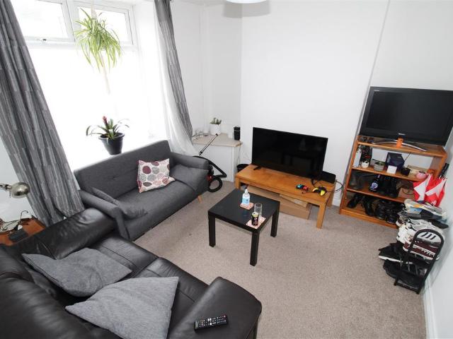 Room For Rent Collins Terrace, Pontypridd