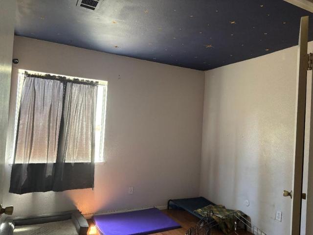 room for rent Corona