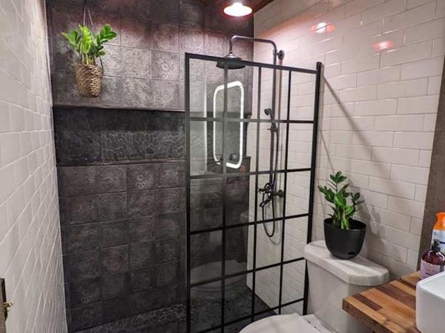 Room for rent females only