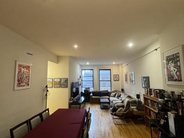 Room for Rent Financial District | Aug 1 Start