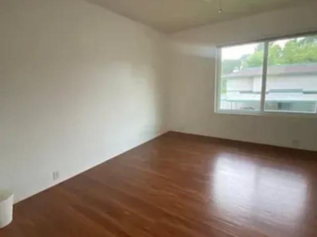 room for rent for 900 monthly