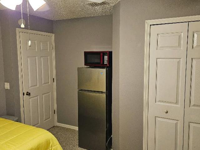 Room for rent for traveling professional or grad