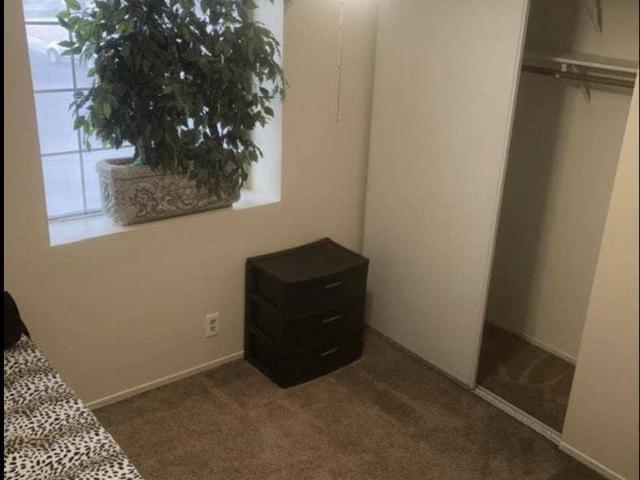 Room for rent for female in NW