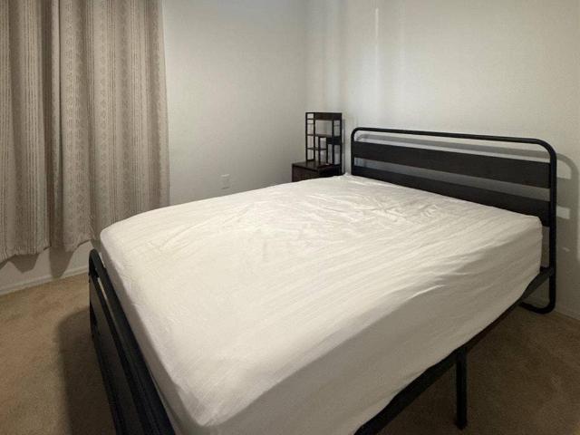 Room for rent Gilbert & Warner