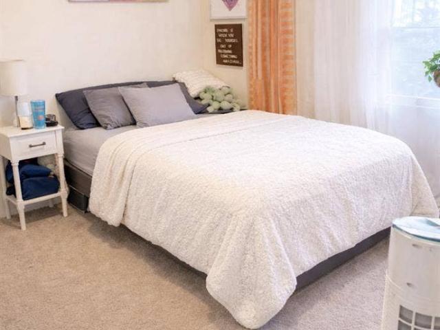 Room for Rent _Hillcrest