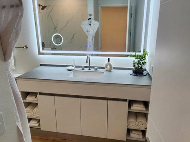 Room for Rent: hotel near Las Vegas strip