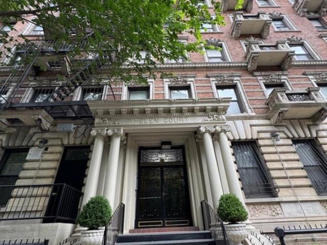ROOM FOR RENT IN MANHATTAN — PRIME LOCATION!