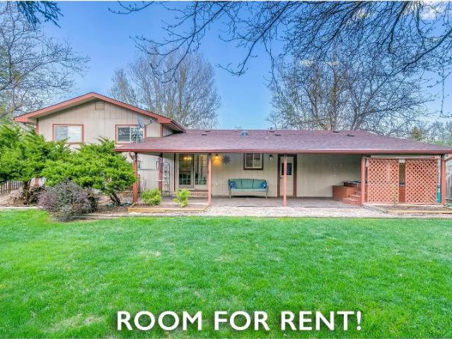 Room for rent in mid_town!