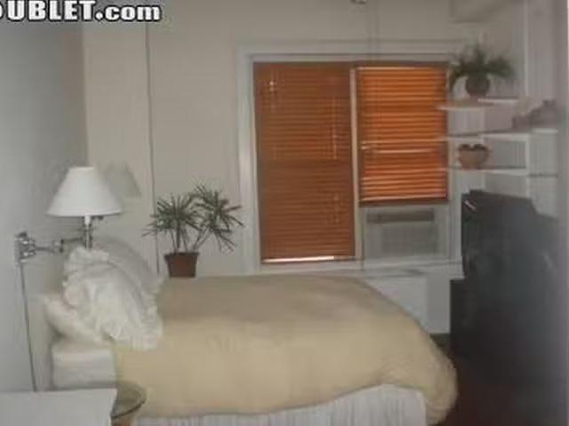 Room for rent in Midtown East