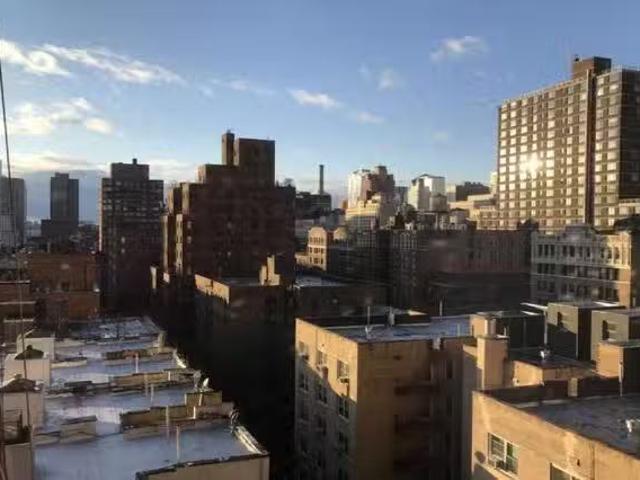 Room for rent in Midtown West