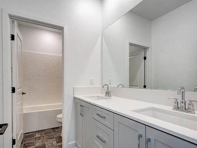 Room for rent in new house