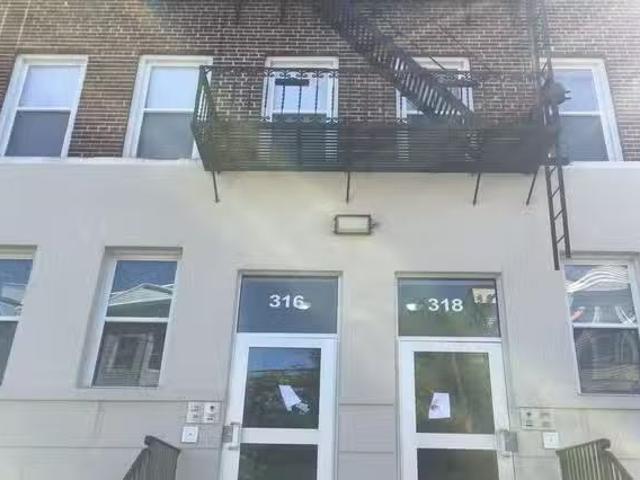 Room for rent in Newark