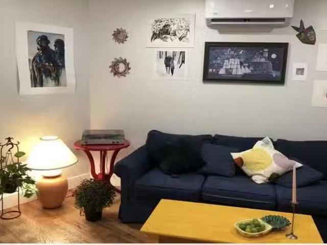 Room for rent in Newark