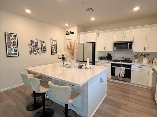 Room for Rent in Newer Jurupa Valley Home – Tentat