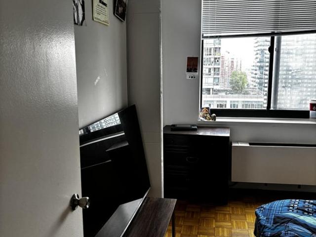 Room for rent in Newport, Jersey City Lease Renew