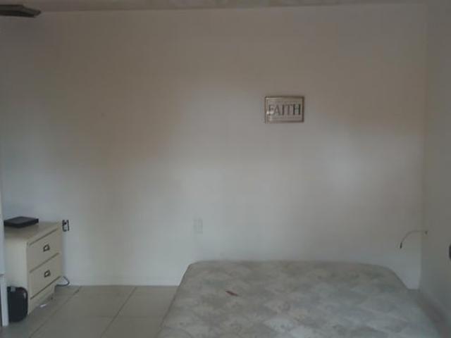 Room for rent in nice neighborhood pool, tennis co
