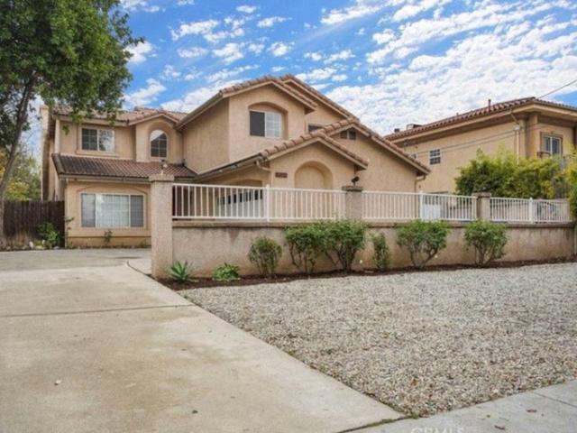 Room for rent in Northridge