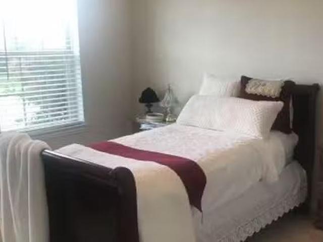 Room for rent in Other SW Houston