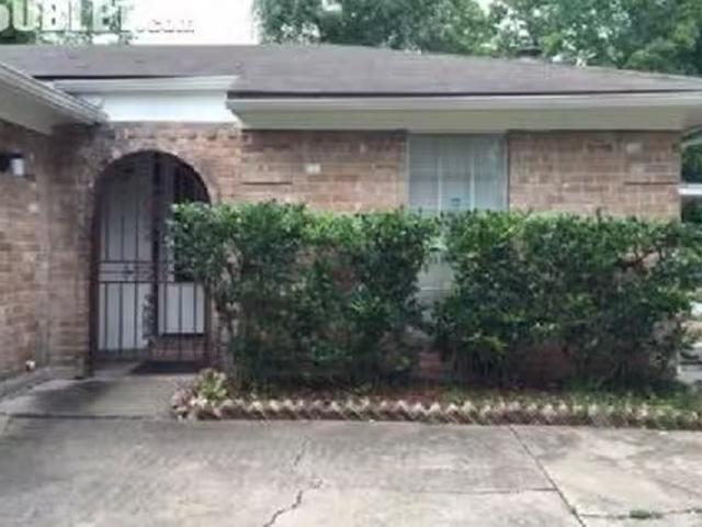 Room for rent in Other SW Houston