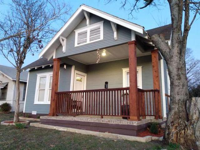 Room for Rent in Older home close to BishopArts