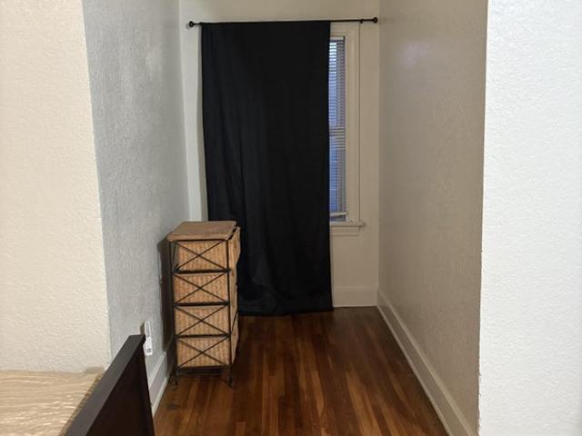 Room for Rent in a 3 bedroom house