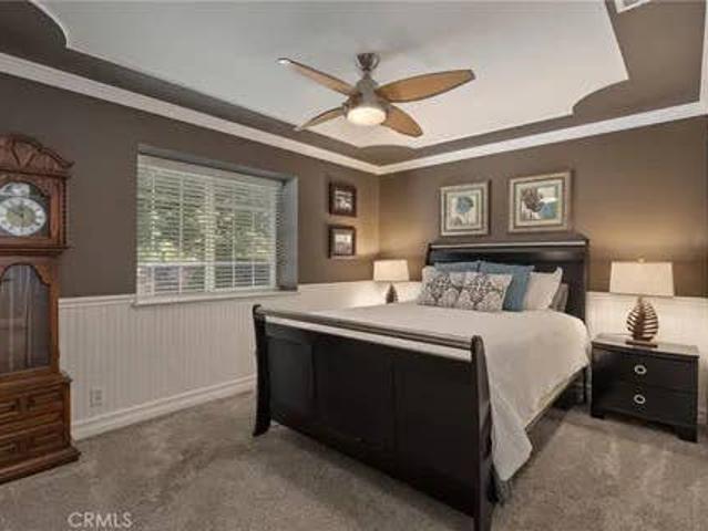 Room for rent in a 3bdr family home