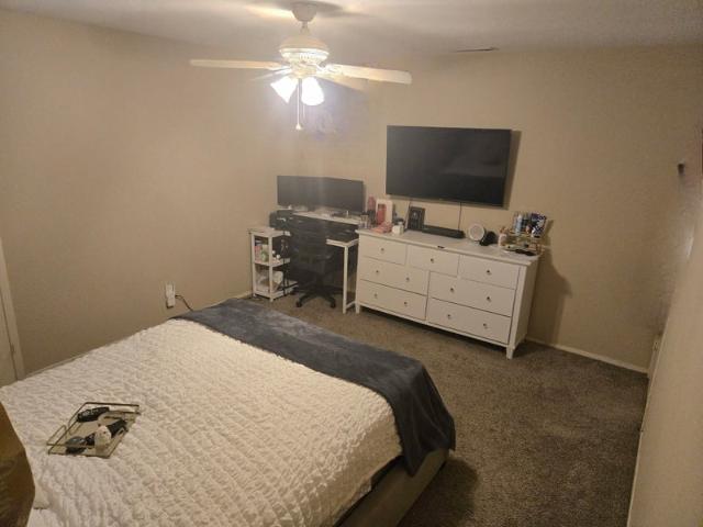 Room for rent in a 4 bedroom home