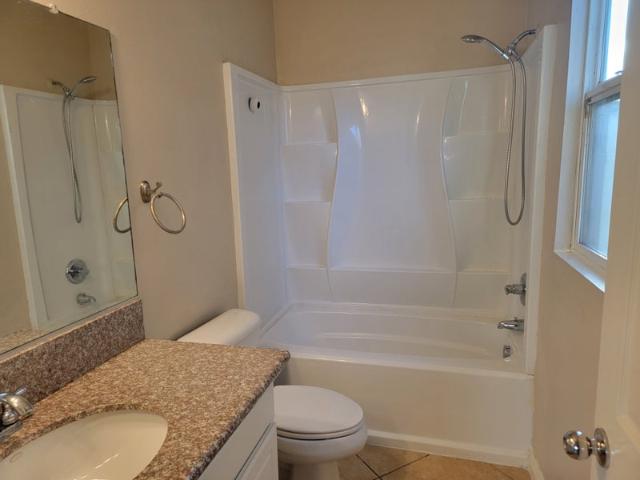 Room for Rent in a Beautiful Home Perris Avail Now