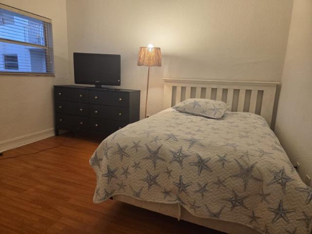 Room for rent in a great location/ habitación rent