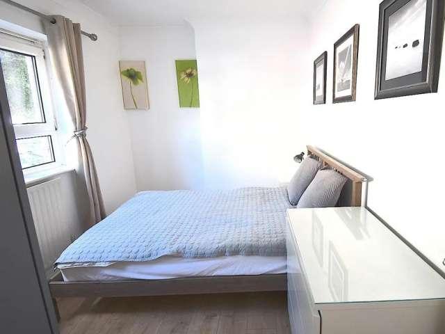 Room for rent in a flatshare in Kilburn, London
