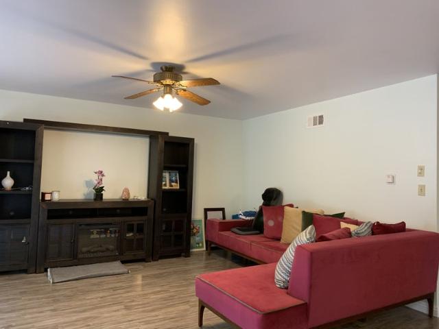 Room for rent in a house in Linda Vista area