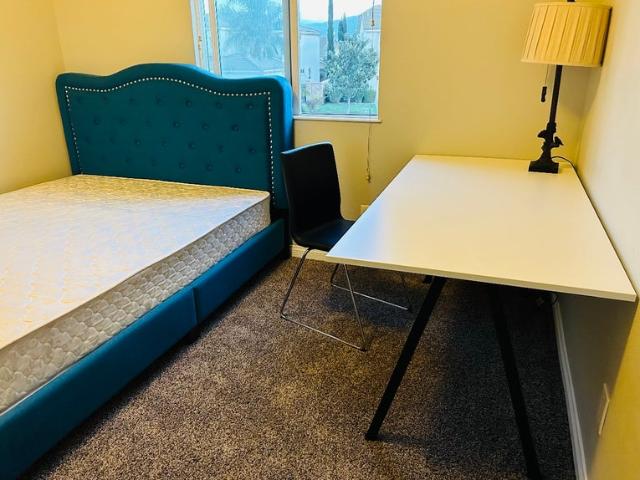 Room for Rent in a Quiet & Clean Home