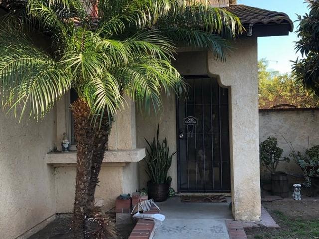 Room for rent in a quiet house hold