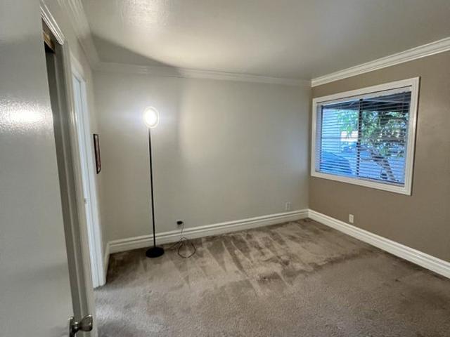 Room for rent in Anaheim