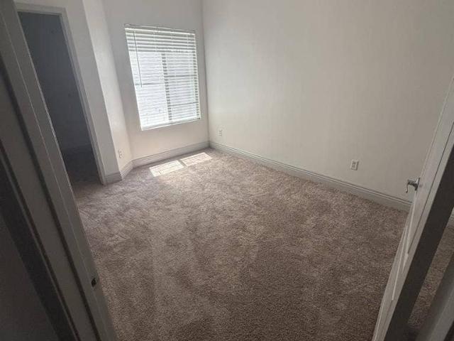 Room for rent in apartment